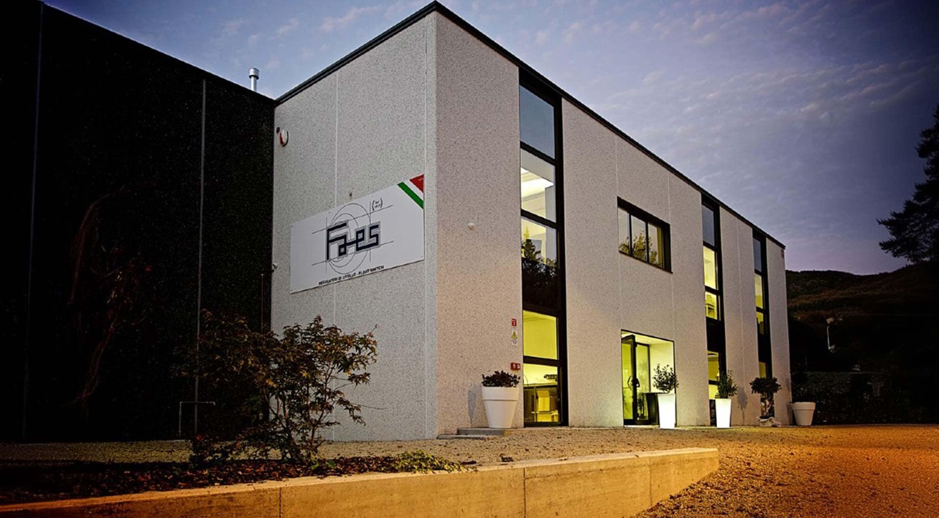 Float level regulators: special applications